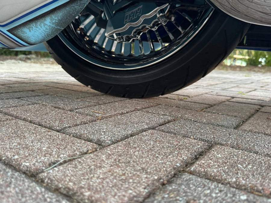 High-End Big Wheel Baggers | Road Glide & Street Glide – Woodlawn Baggers