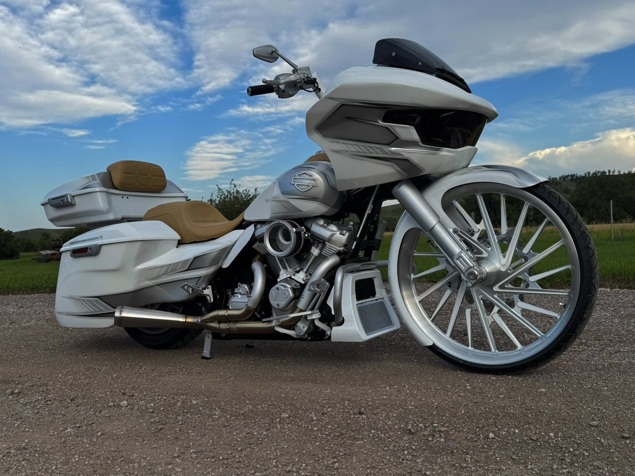 2024 Luxury 26” Road Glide Custom | White & Titanium Bagger – Woodlawn ...